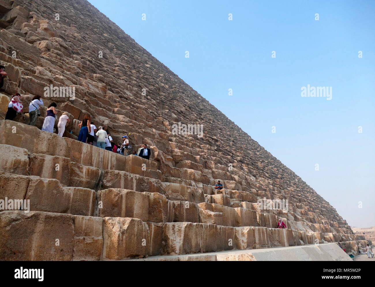Escalader la grande pyramide de gizeh Banque de photographies et d ...