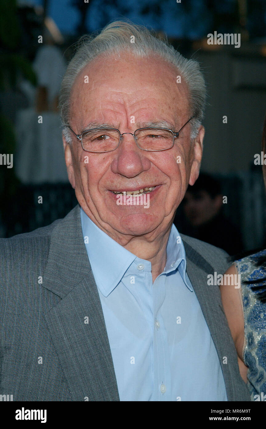 Rupert Murdoch en arrivant à la première de ' Austin Powers in ...