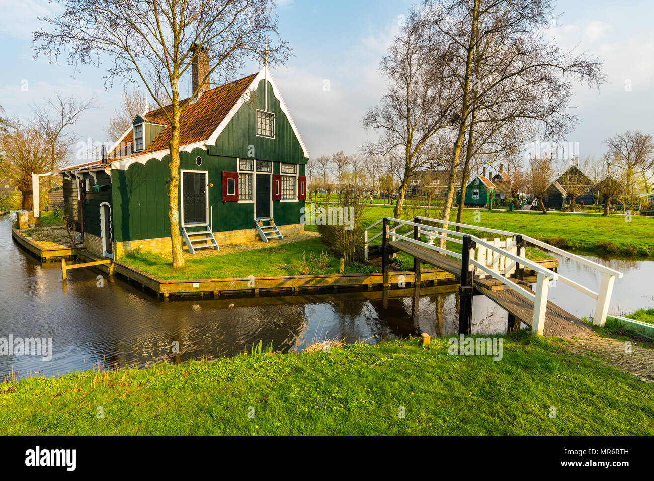 Maisons typiques de zaandam Banque de photographies et d’images à haute ...