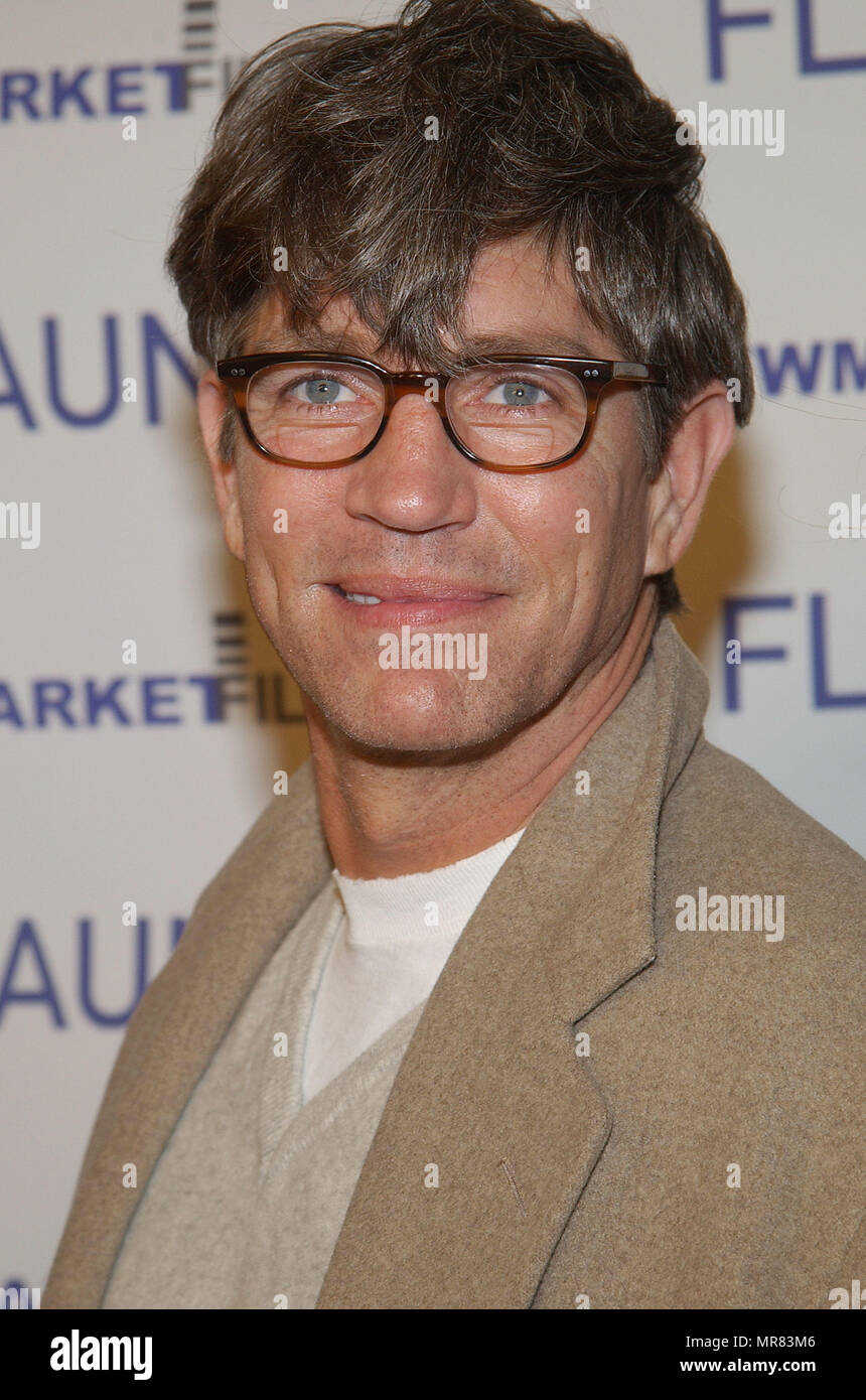 Eric Roberts en arrivant à la première de tournant à la Pacific's ...