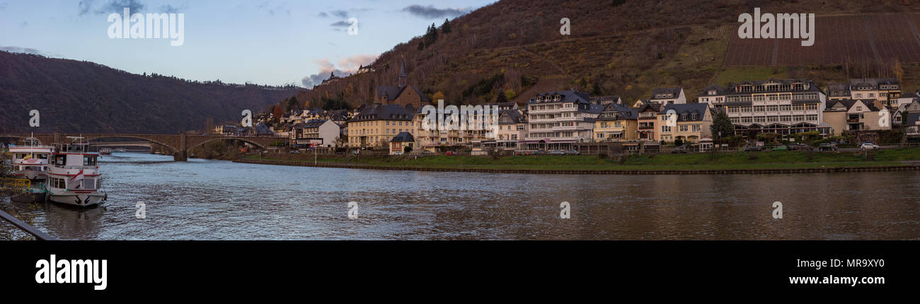 Panorama de la rivière de la Moselle à Cochem Allemagne prendre juste ...