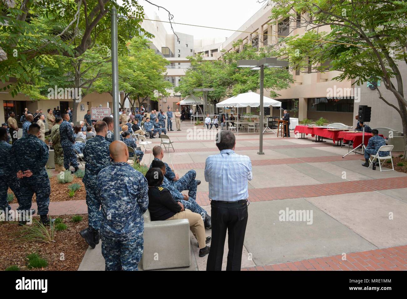 170607-N-MD713-048 SAN DIEGO (Juin 07, 2017) Le Dr Leo Roos, survivant ...