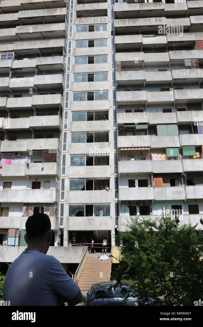 La scampia gomorra Banque de photographies et d’images à haute ...