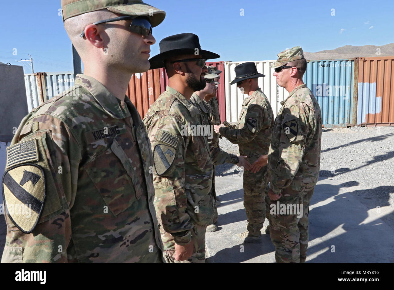 Le Colonel Kelly Ivanoff, commandant adjoint du Groupe de travail pour ...