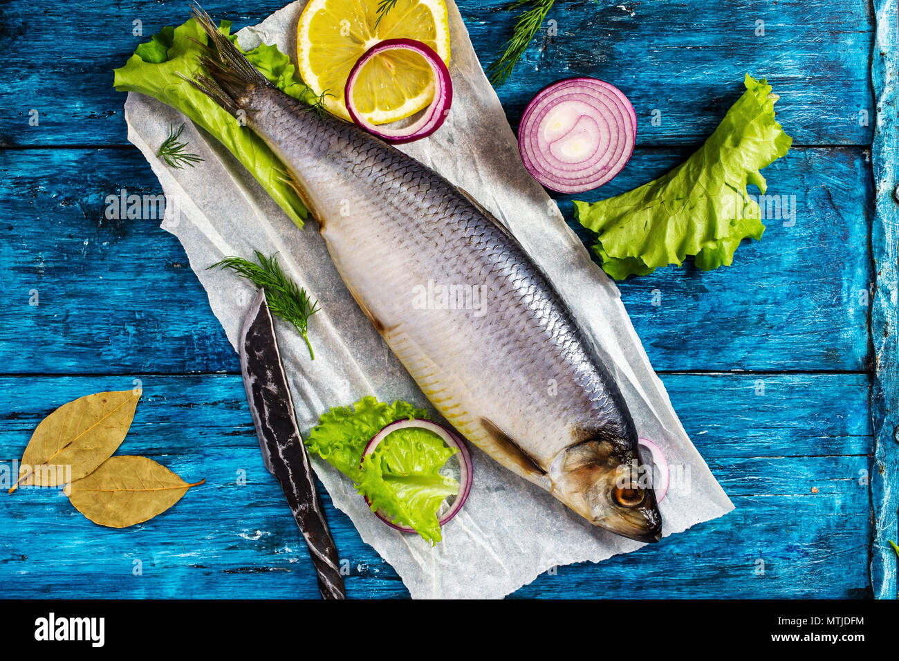 Harengs entiers Banque de photographies et d’images à haute résolution ...