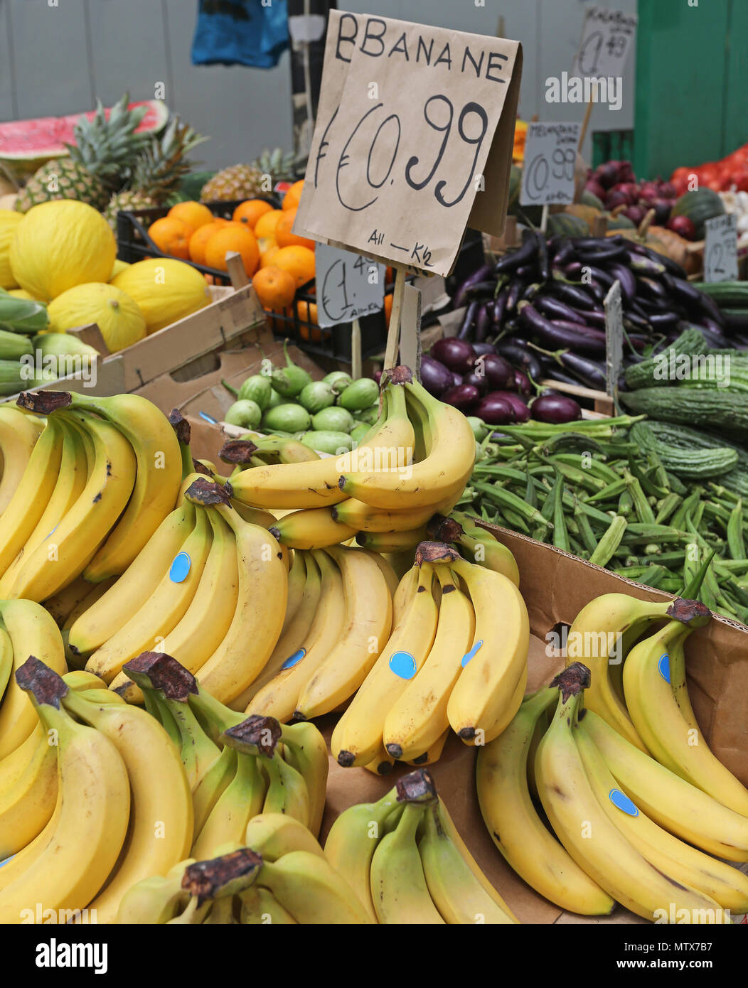 Pile of bananas Banque de photographies et d’images à haute résolution ...