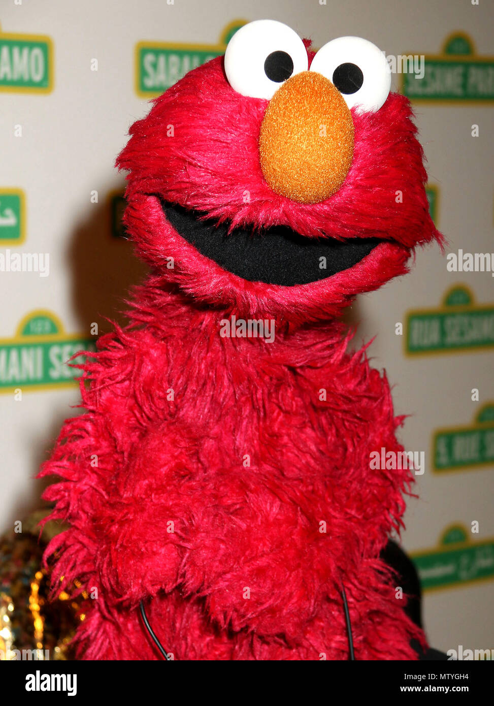 Elmo of sesame street Banque de photographies et d’images à haute ...