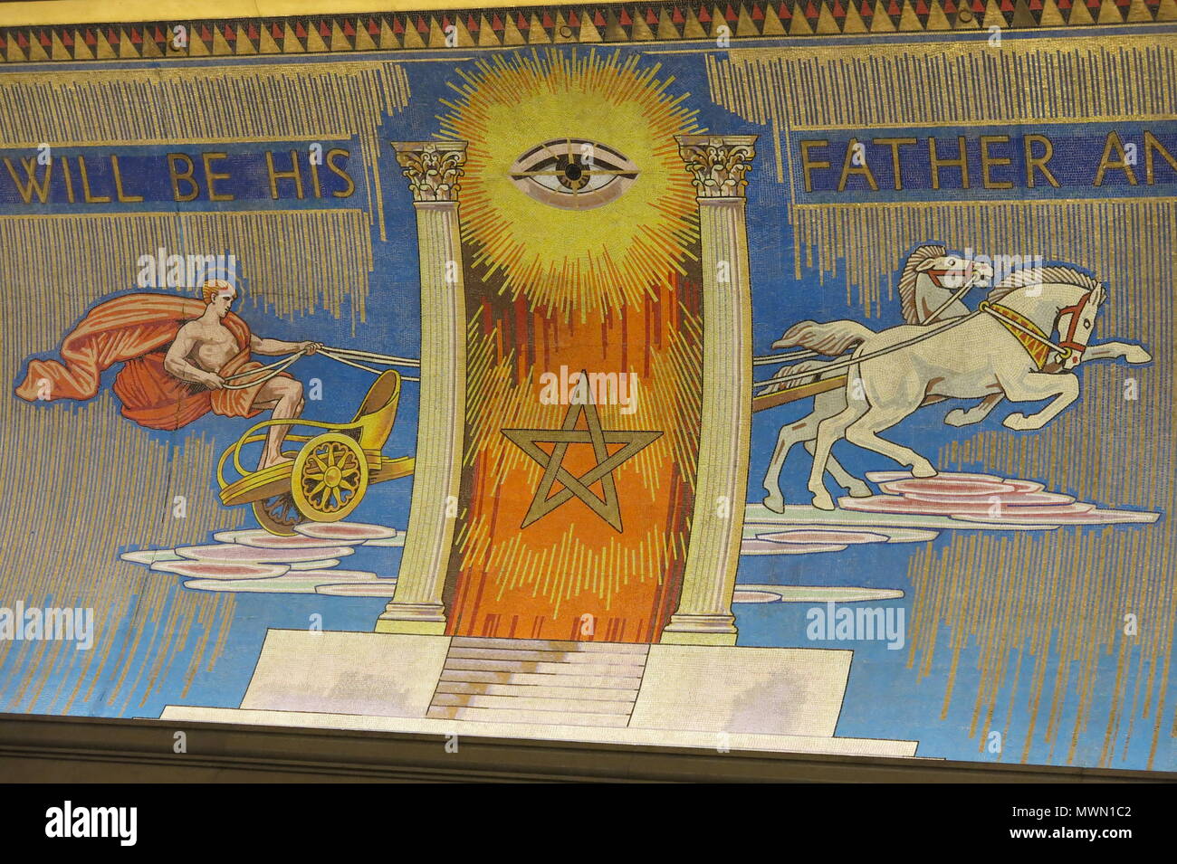 Carreaux de mosaïque représentant l'Œil qui voit tout et Hélios le dieu ...