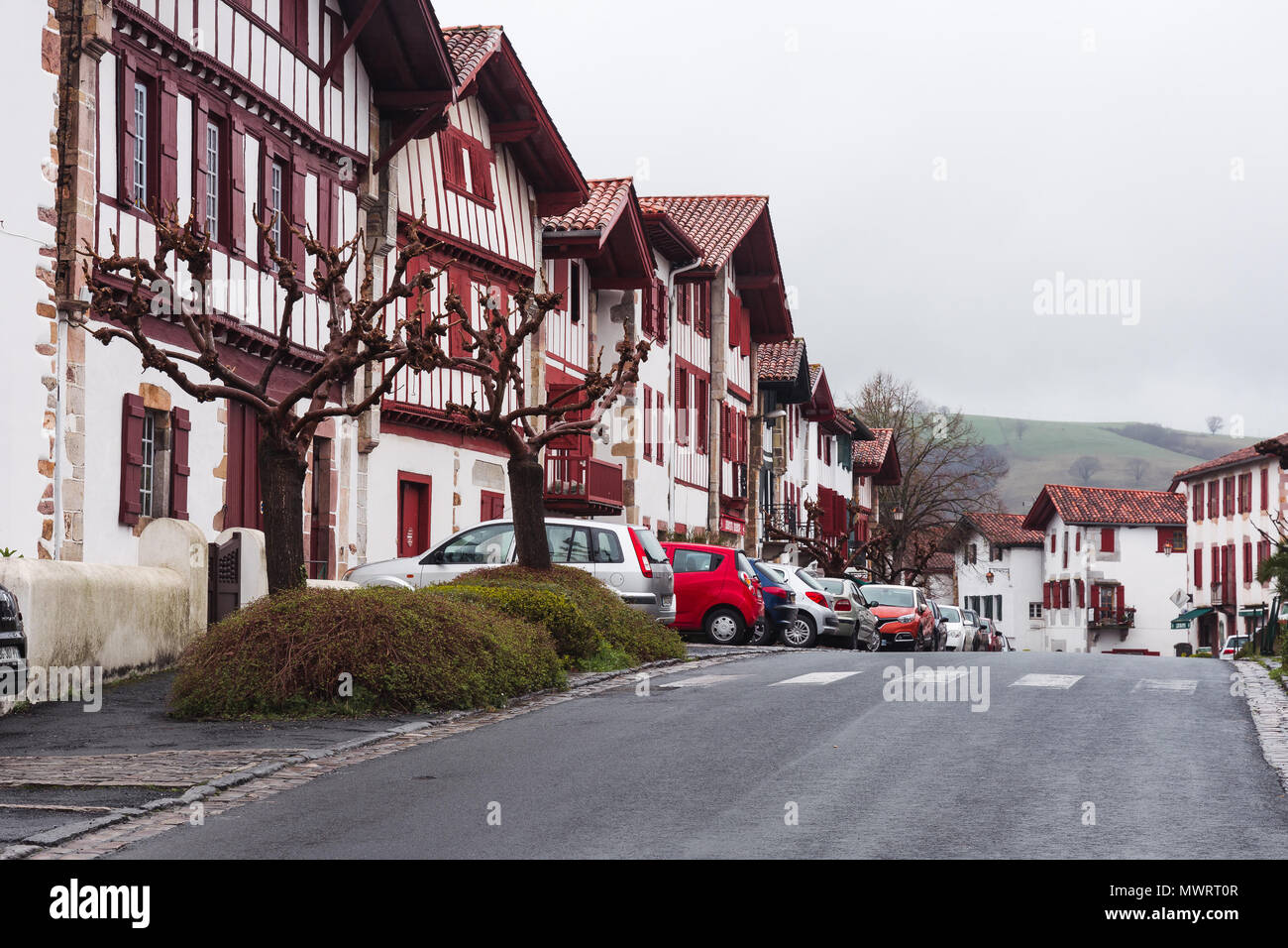 Basque village ainhoa Banque de photographies et d’images à haute ...