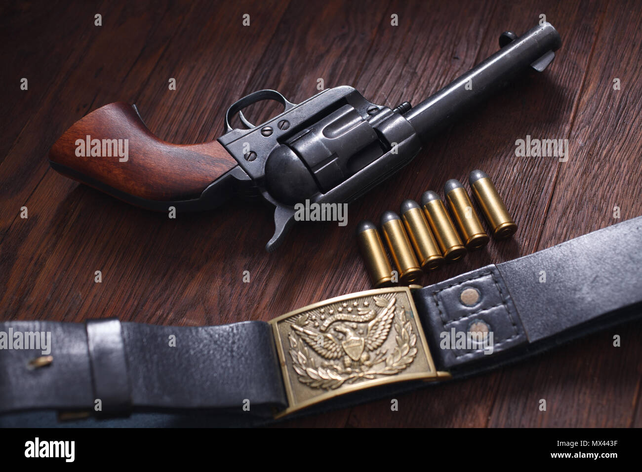 Revolver colt saa Banque de photographies et d’images à haute ...