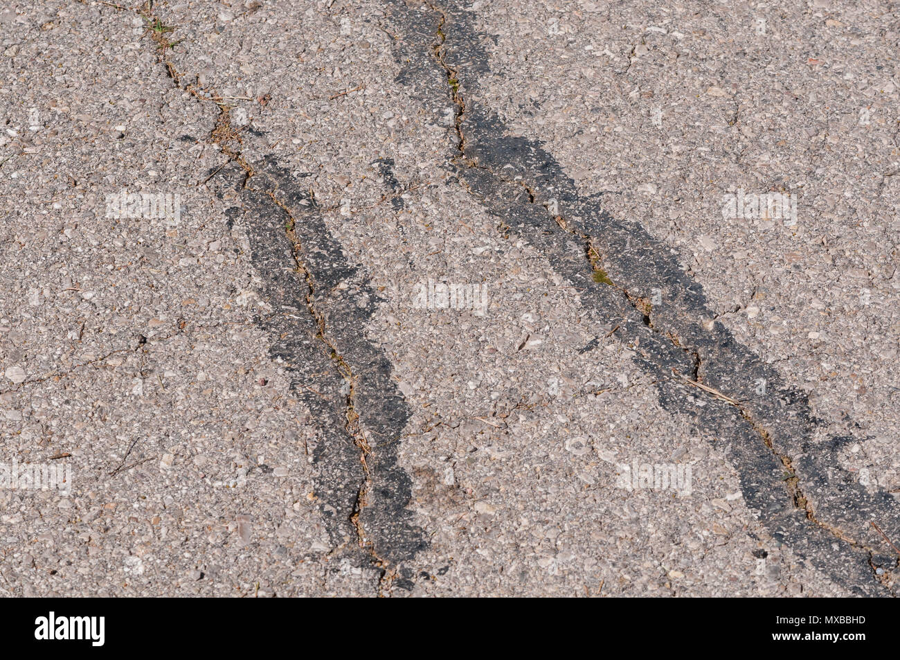 Asphalt cracks Banque de photographies et d’images à haute résolution ...