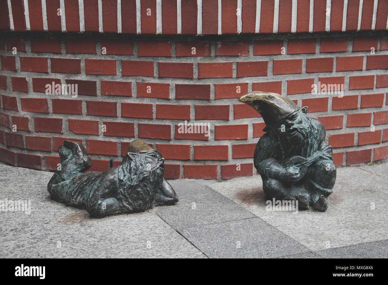 Poland wroclaw statue statues street Banque de photographies et d ...