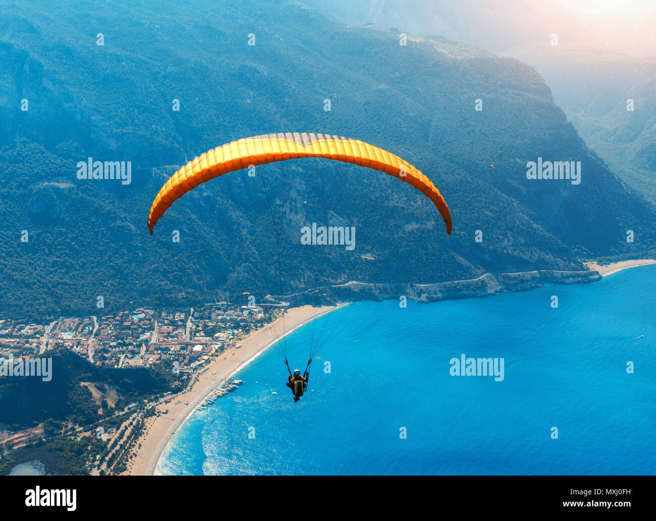 Parachutisme dans l'eau Banque de photographies et d’images à haute ...