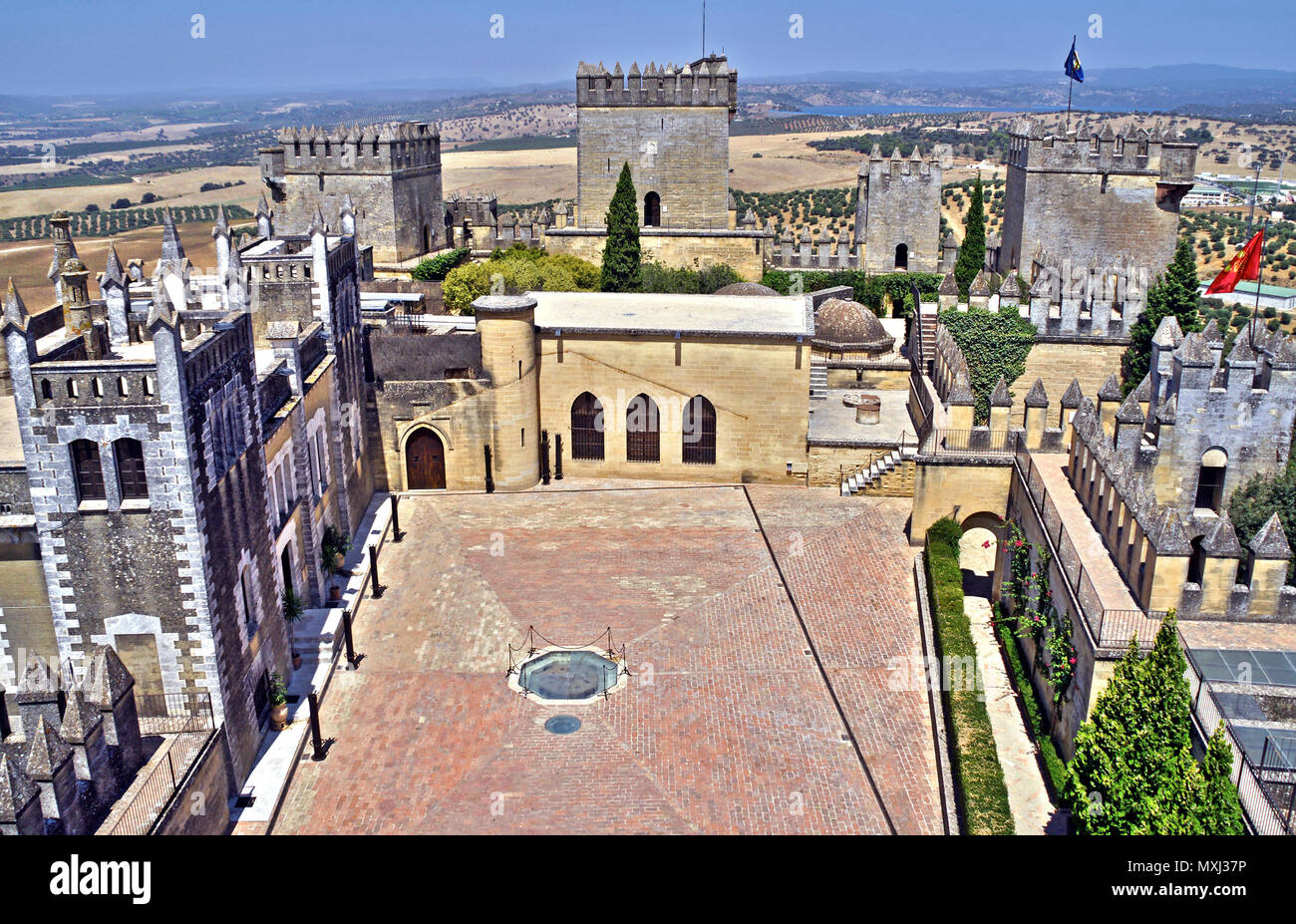 Castillo almodovar del rio Banque d'image et photos - Alamy