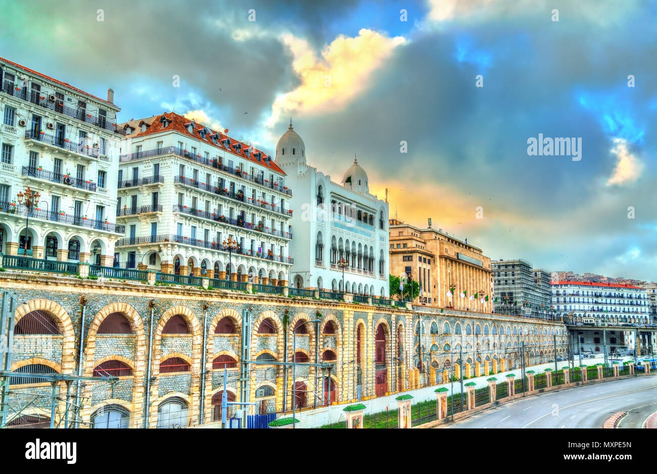 Boulevard du bord de mer à Alger, la capitale de l'Algérie Photo Stock ...