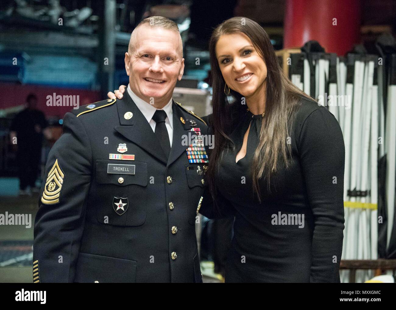 Stephanie mcmahon 2003 Banque de photographies et d’images à haute ...