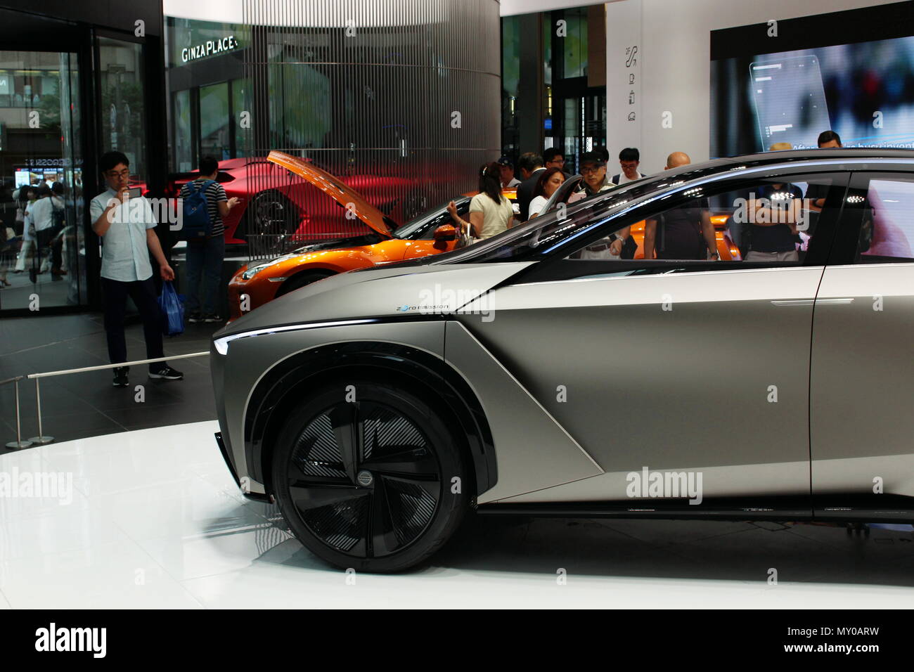 Photographies d'un Kuro IMx Nissan concept car électrique à Ginza Place ...