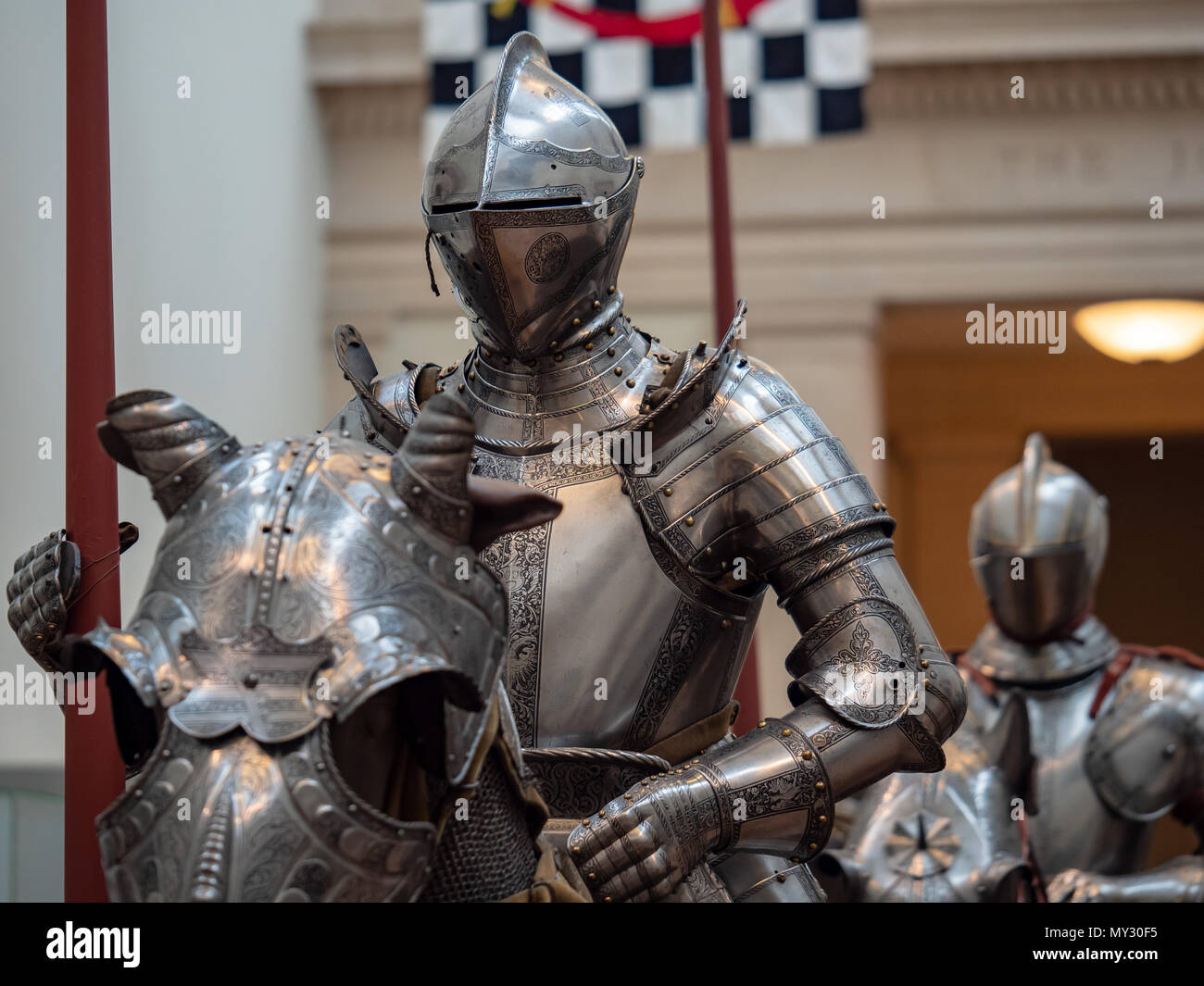 Plate armour Banque de photographies et d’images à haute résolution - Alamy