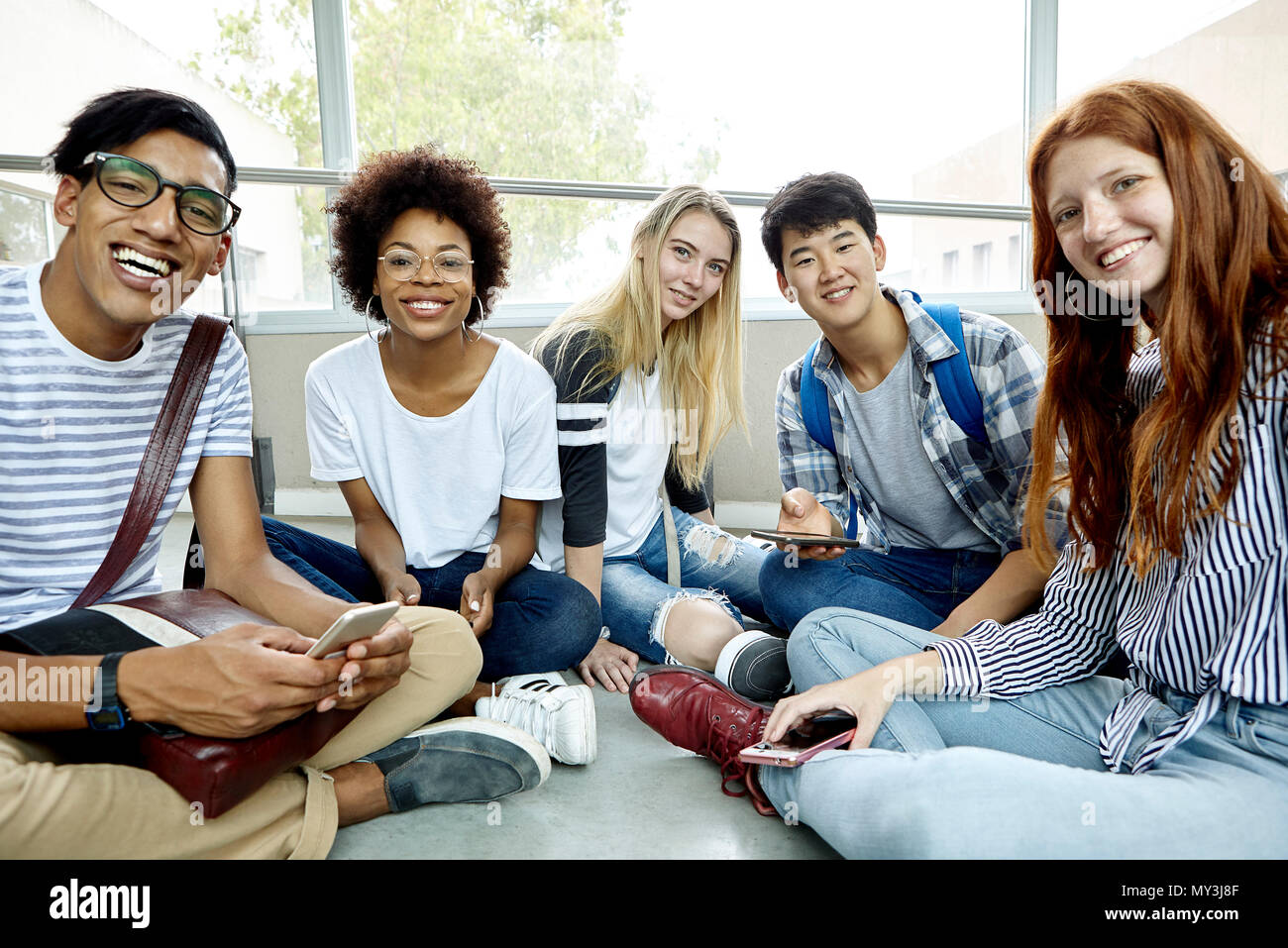 Portrait camarade classe camarade classe Banque de photographies et d’images à haute résolution ...