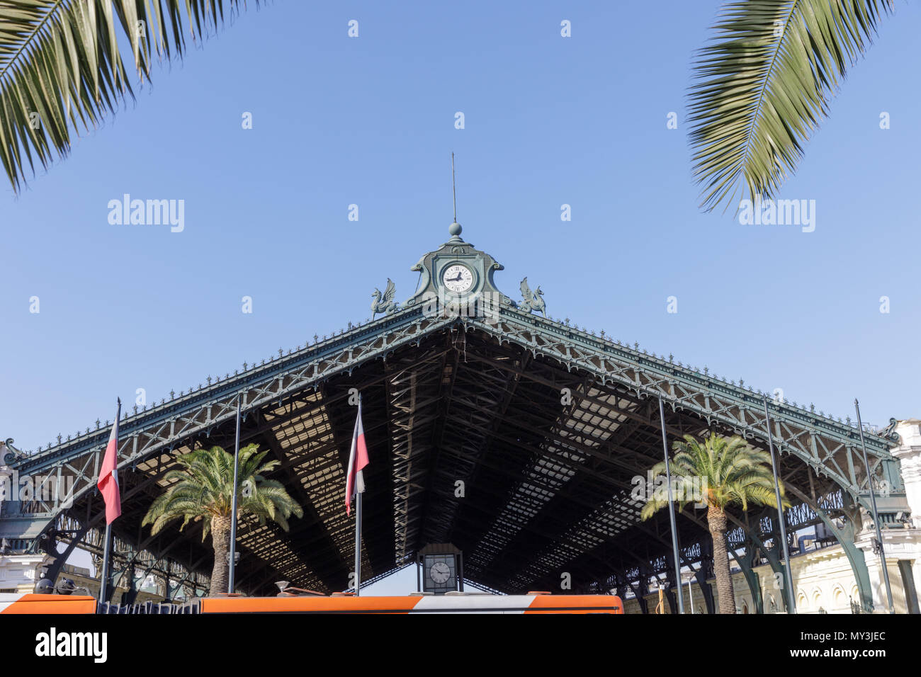 Santiago, Chili : Station Alameda aka Estacion Central, conçu par ...