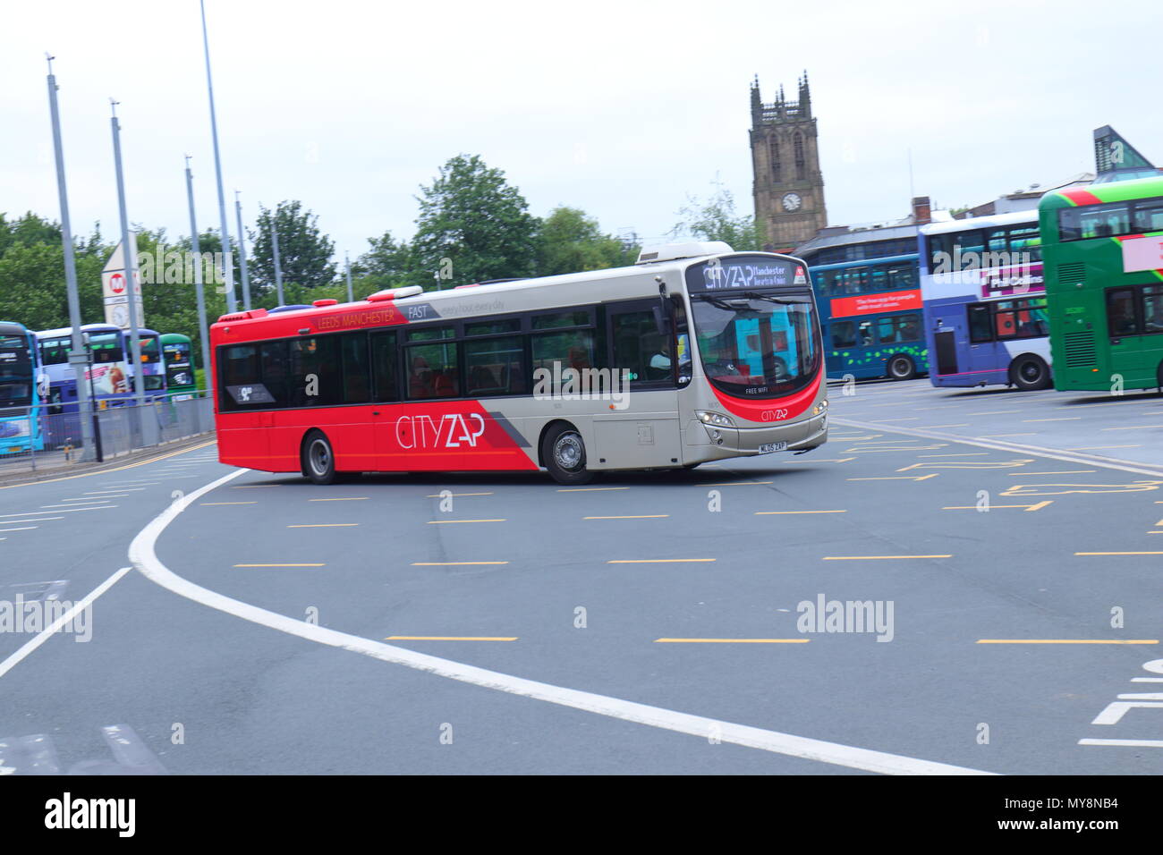 Bus leeds Banque de photographies et d’images à haute résolution - Alamy