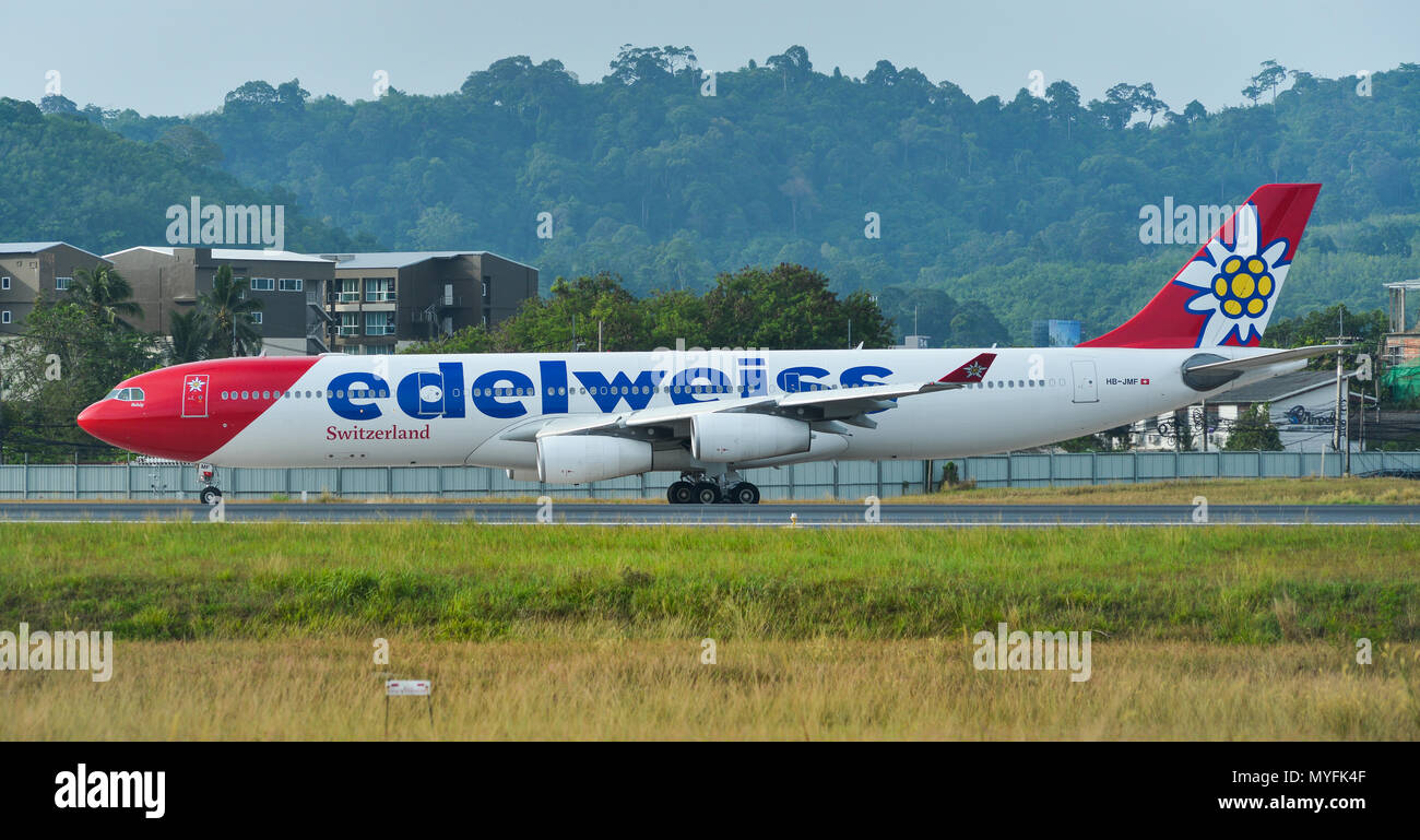 Avion edelweiss air airbus a340 300 Banque de photographies et d’images ...