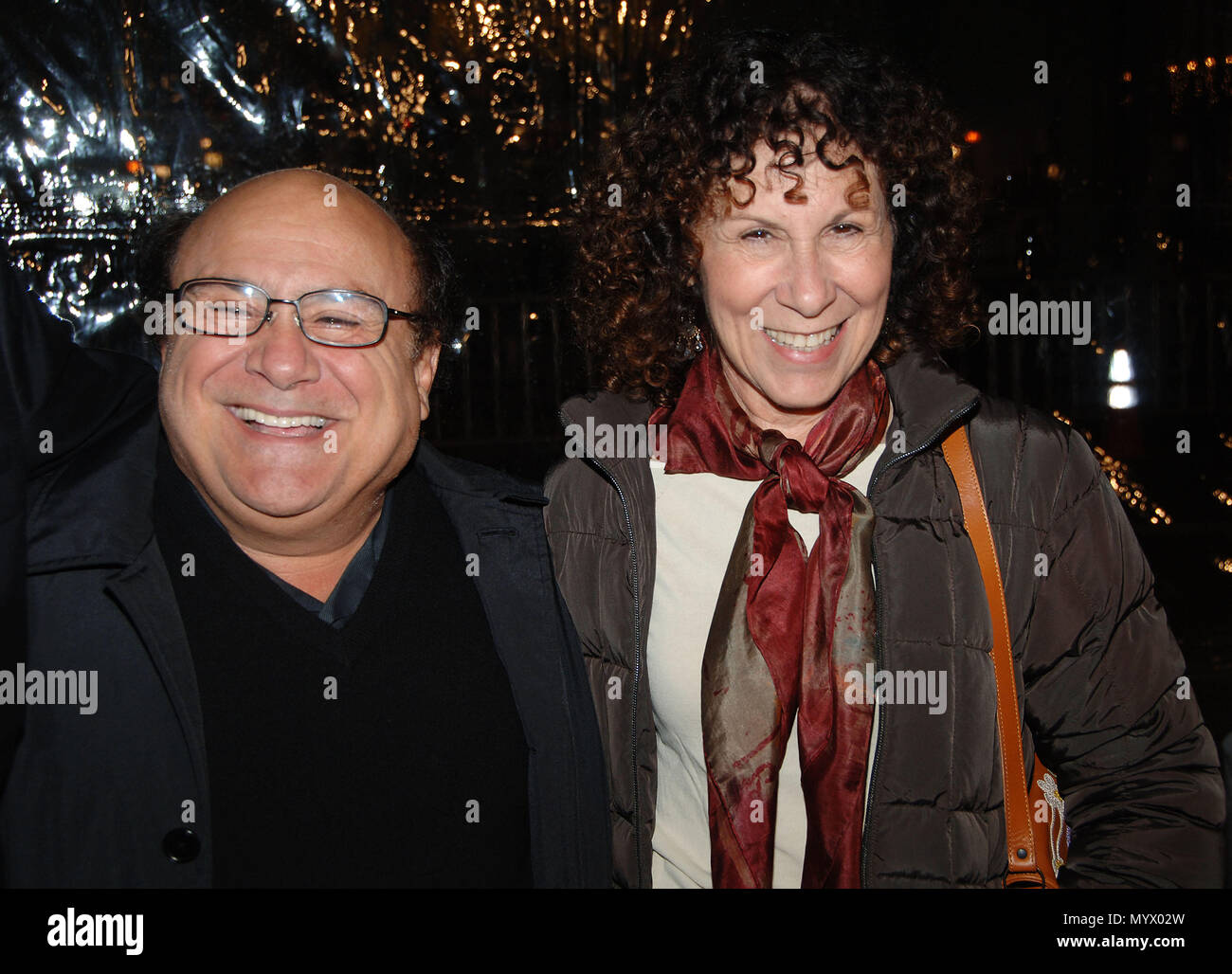 Danny DeVito et Rhea Perlman épouse arrivant à l'ÉCRIVAIN LA LIBERTÉ ...