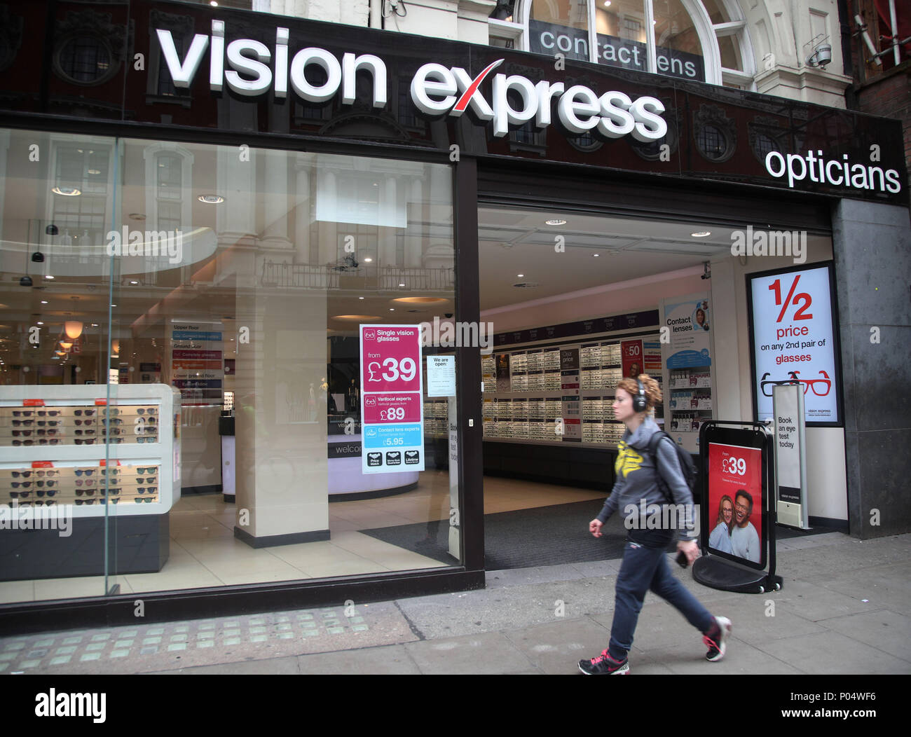 Vision express high street shop Banque de photographies et d’images à ...
