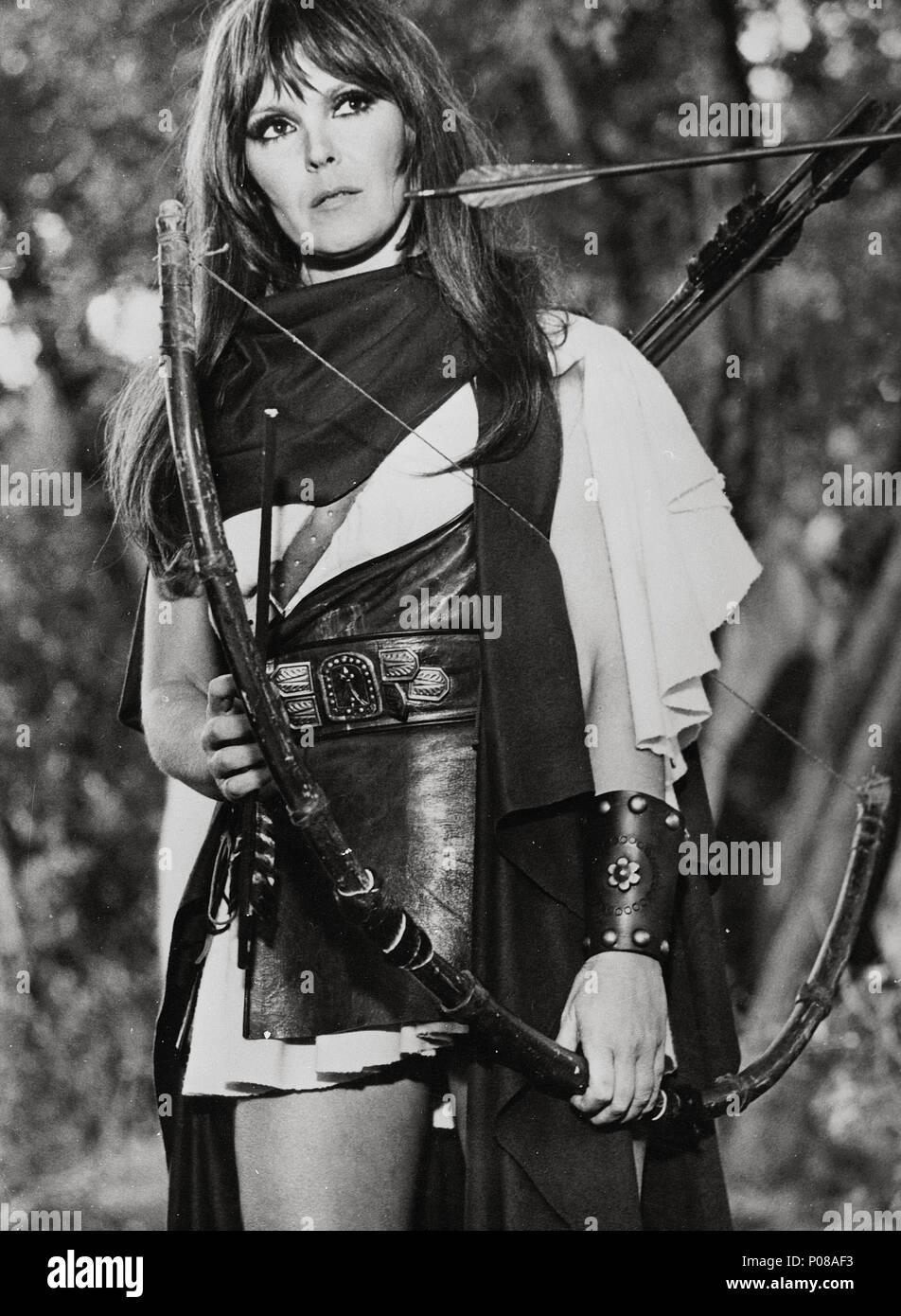 Titre original : LE GUERRIERE DAL SENO NUDO. Titre en anglais : LES AMAZONES. Film Réalisateur ...