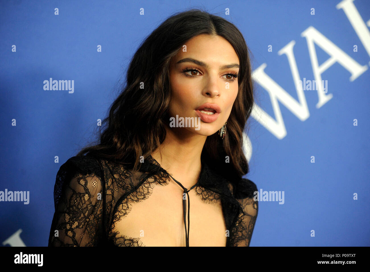 Emily ratajkowski june Banque de photographies et d’images à haute ...