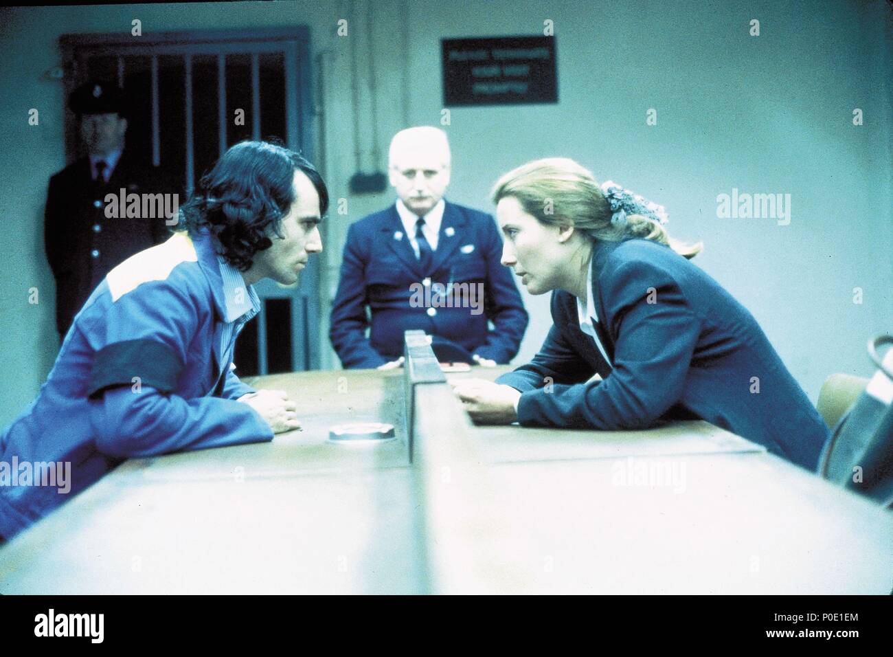 Titre original : AU NOM DU PÈRE. Titre en anglais : AU NOM DU PÈRE ...