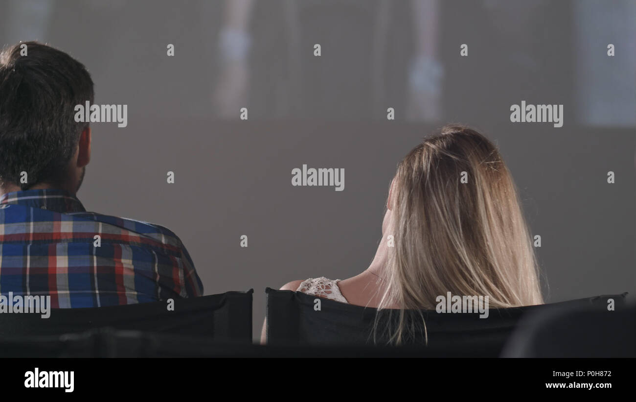 Spectateurs dans salle de cinéma Banque de photographies et d’images à ...