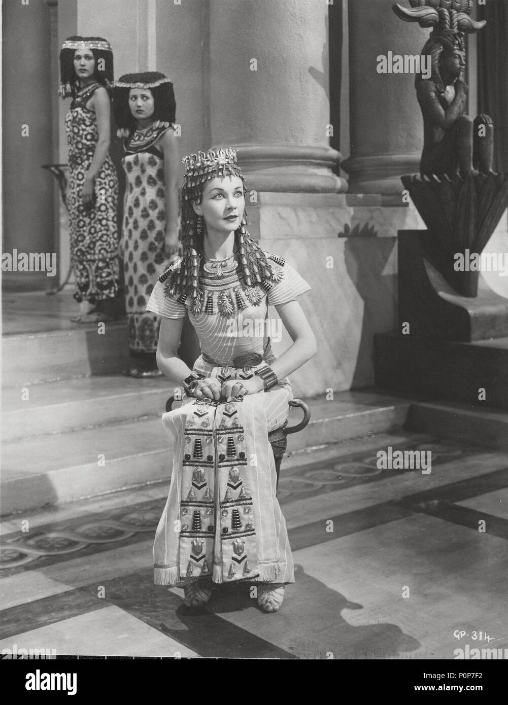 Caesar and cleopatra 1945 Banque de photographies et d’images à haute résolution - Alamy