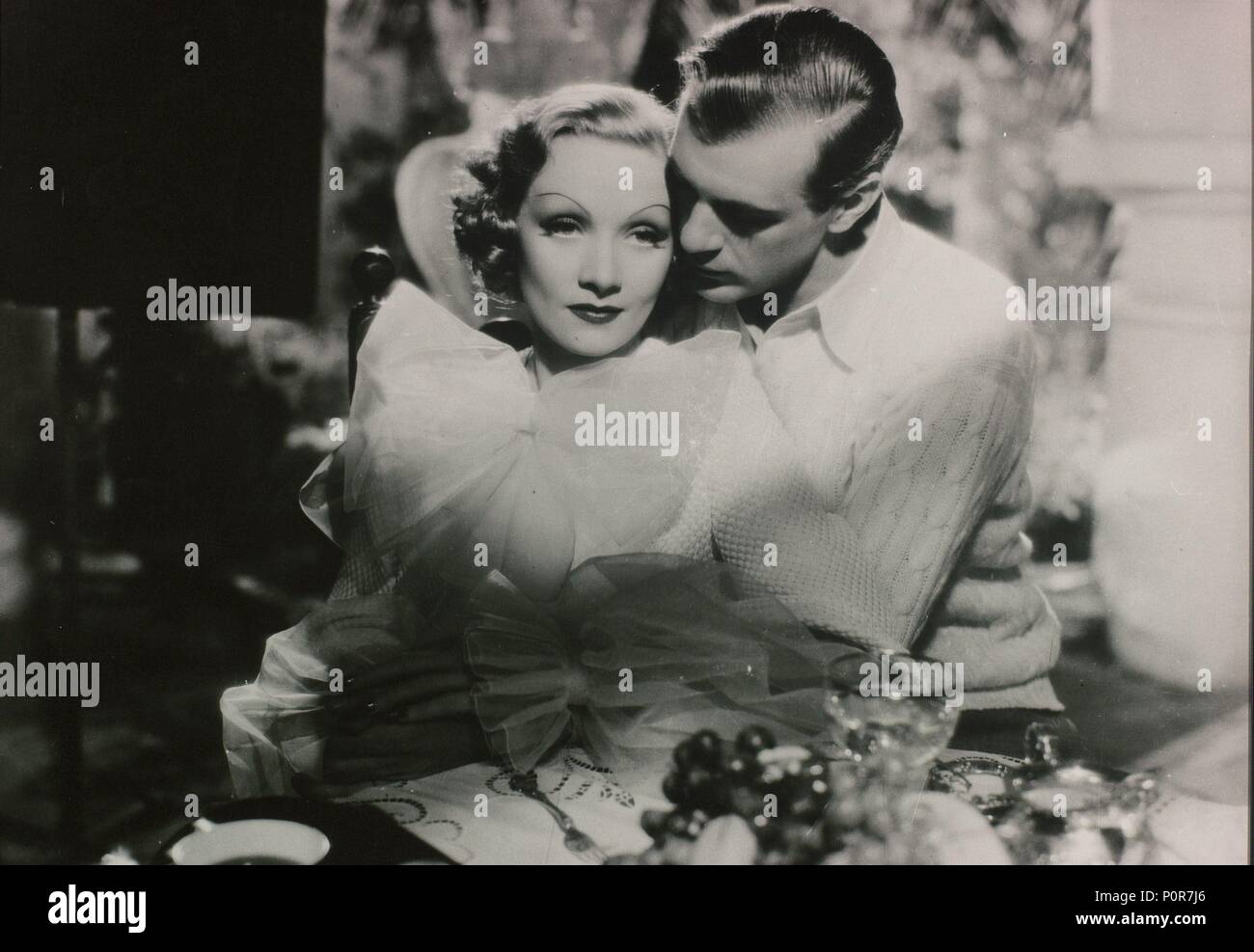 Desire 1936 gary cooper Banque de photographies et d’images à haute ...