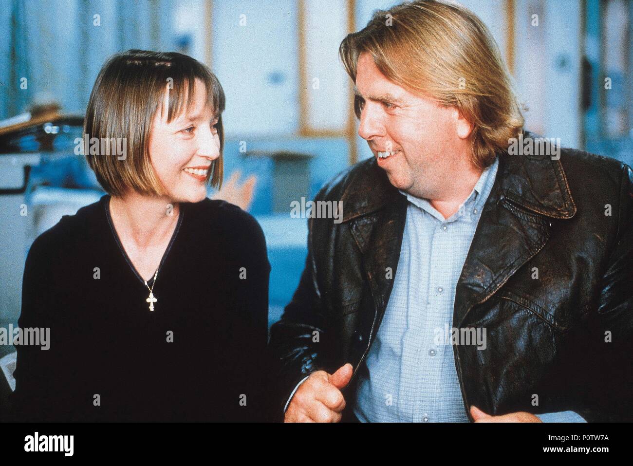 Tout ou rien 2002 lesley manville Banque de photographies et d’images à ...