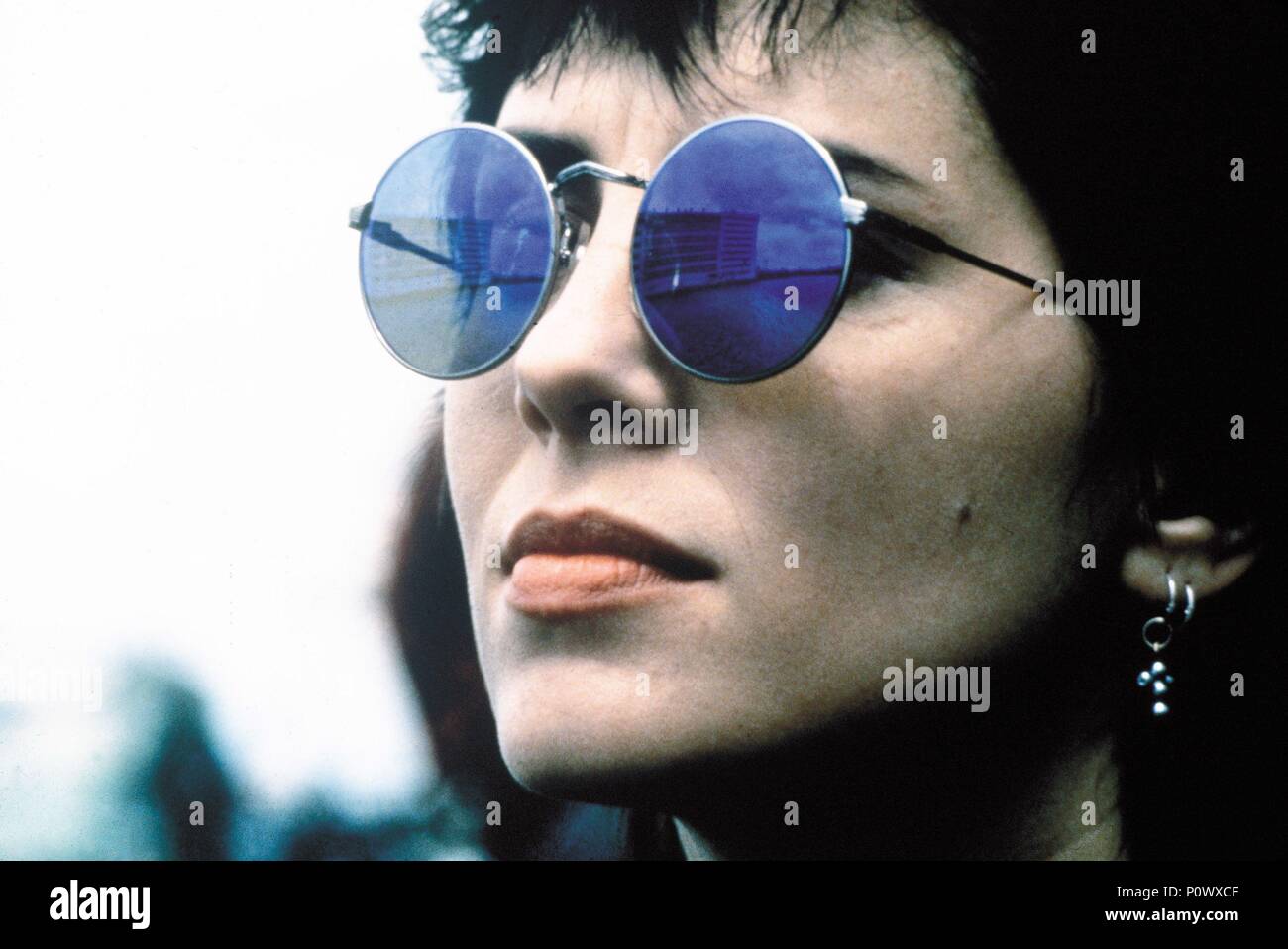 Titre original : PETITES MISERES. Titre en anglais : DEAD MAN'S HAND ...