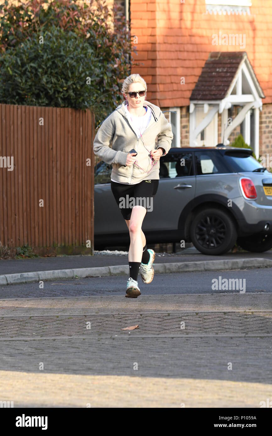 Leader de l'UKIP Henry Bolton's amie Jo Marney vu marcher près de sa ...