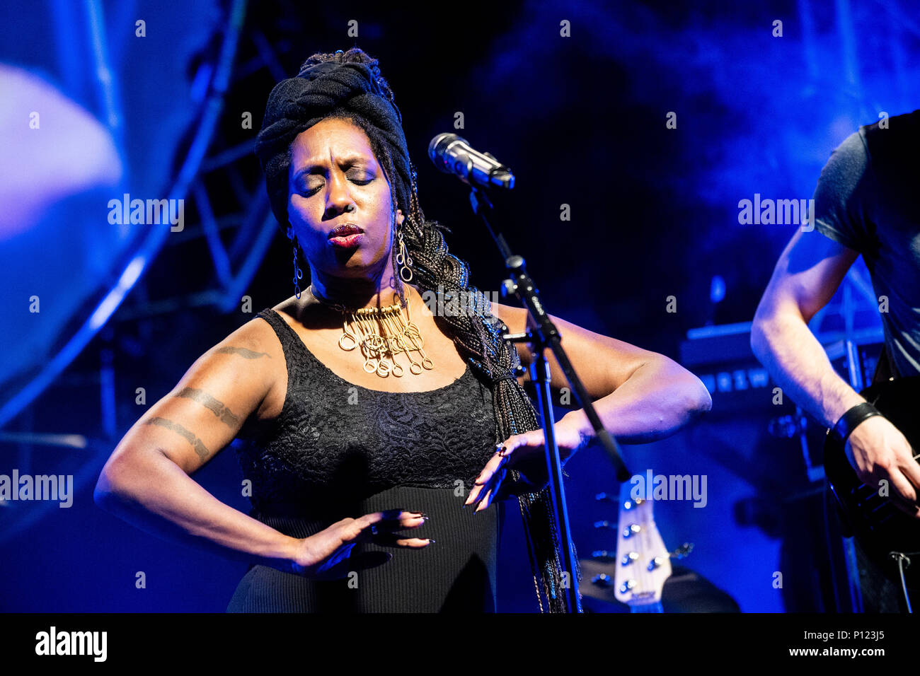 Durga mcbroom Banque de photographies et d’images à haute résolution - Alamy