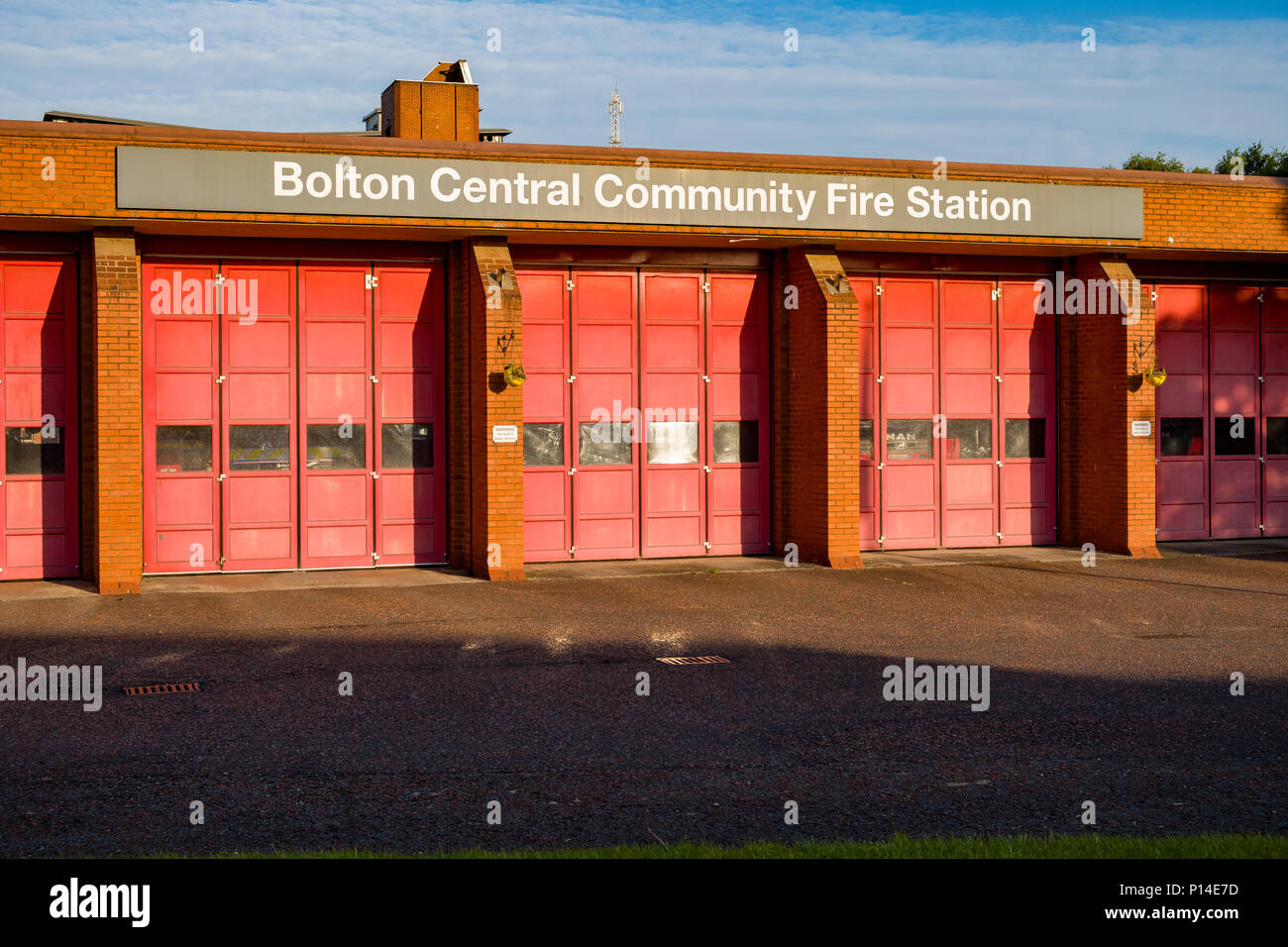 Community fire station Banque de photographies et d’images à haute ...