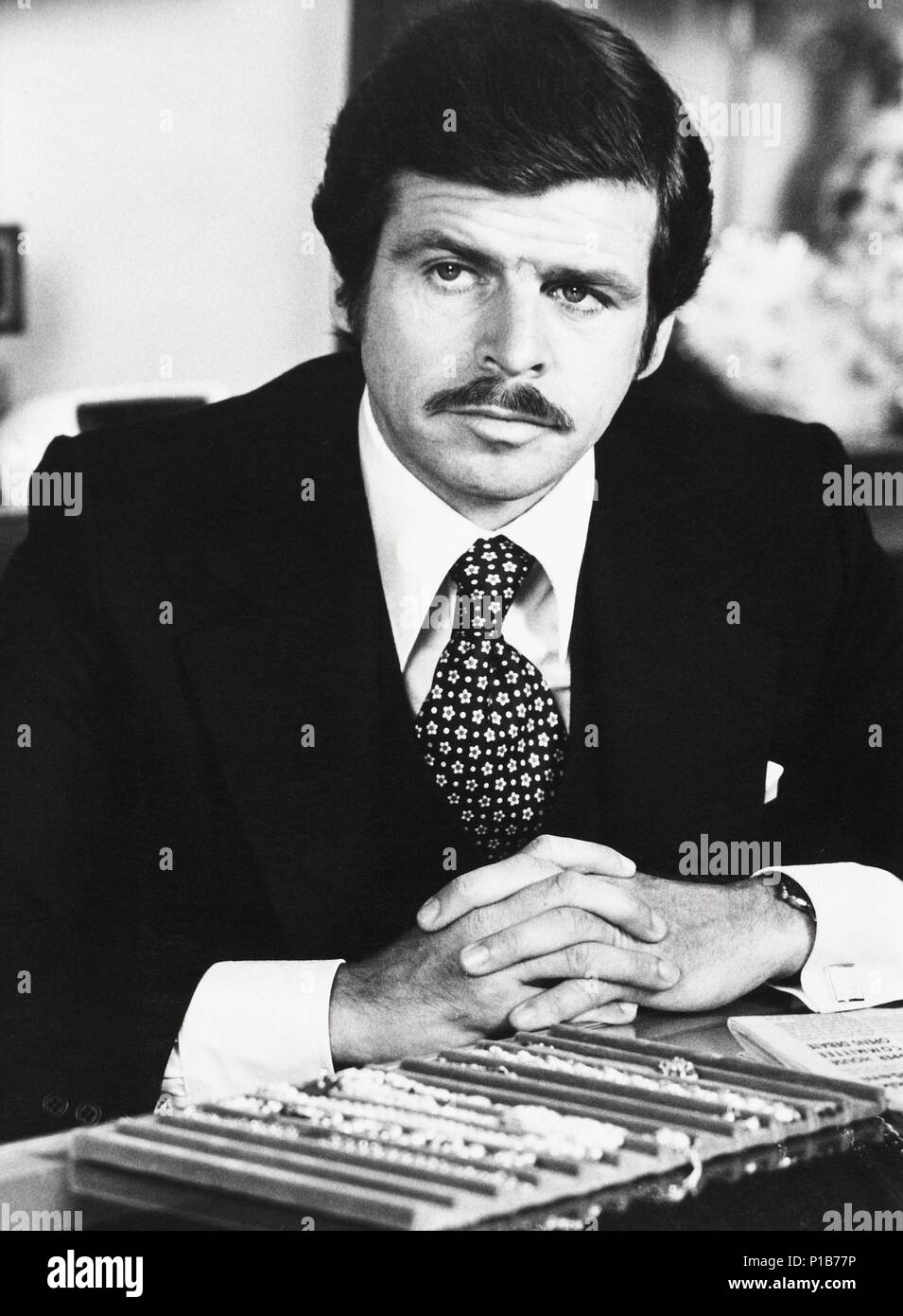 William devane Banque de photographies et d’images à haute résolution ...