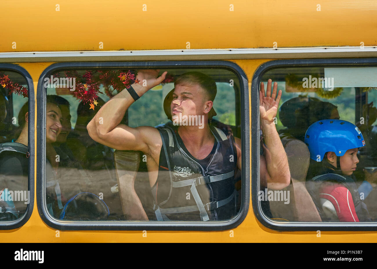 Bus homme Banque de photographies et d’images à haute résolution - Alamy