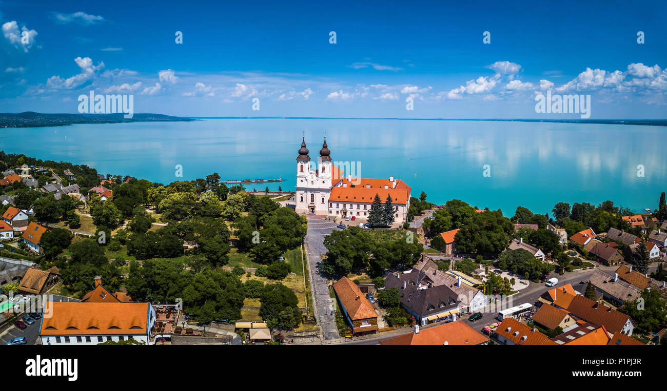 Tihany en Hongrie - Vue Aérienne Vue panoramique sur le célèbre ...