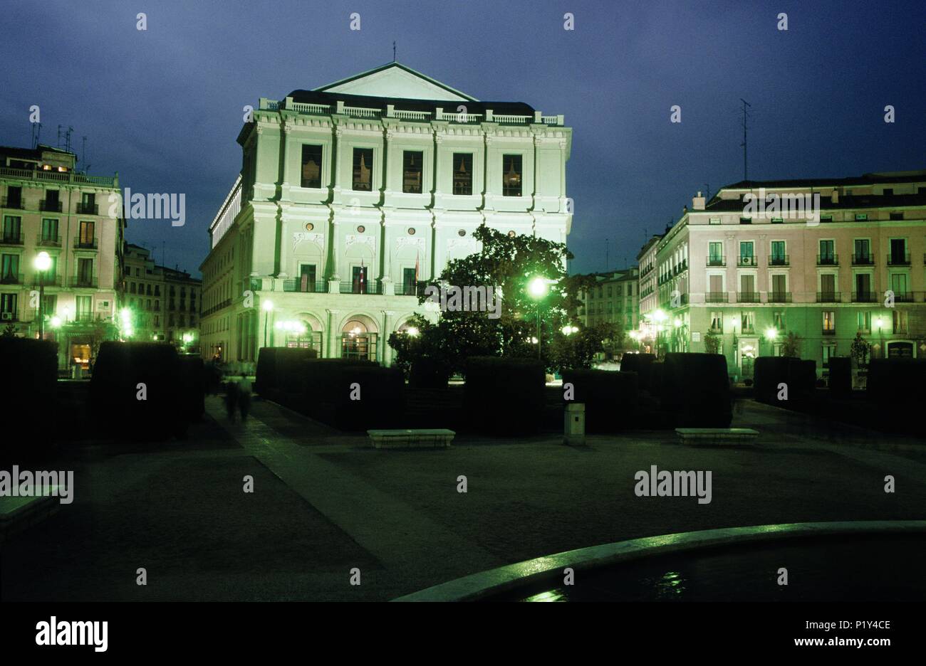 Plaza de opera plaza de isabel ii Banque de photographies et d’images à ...
