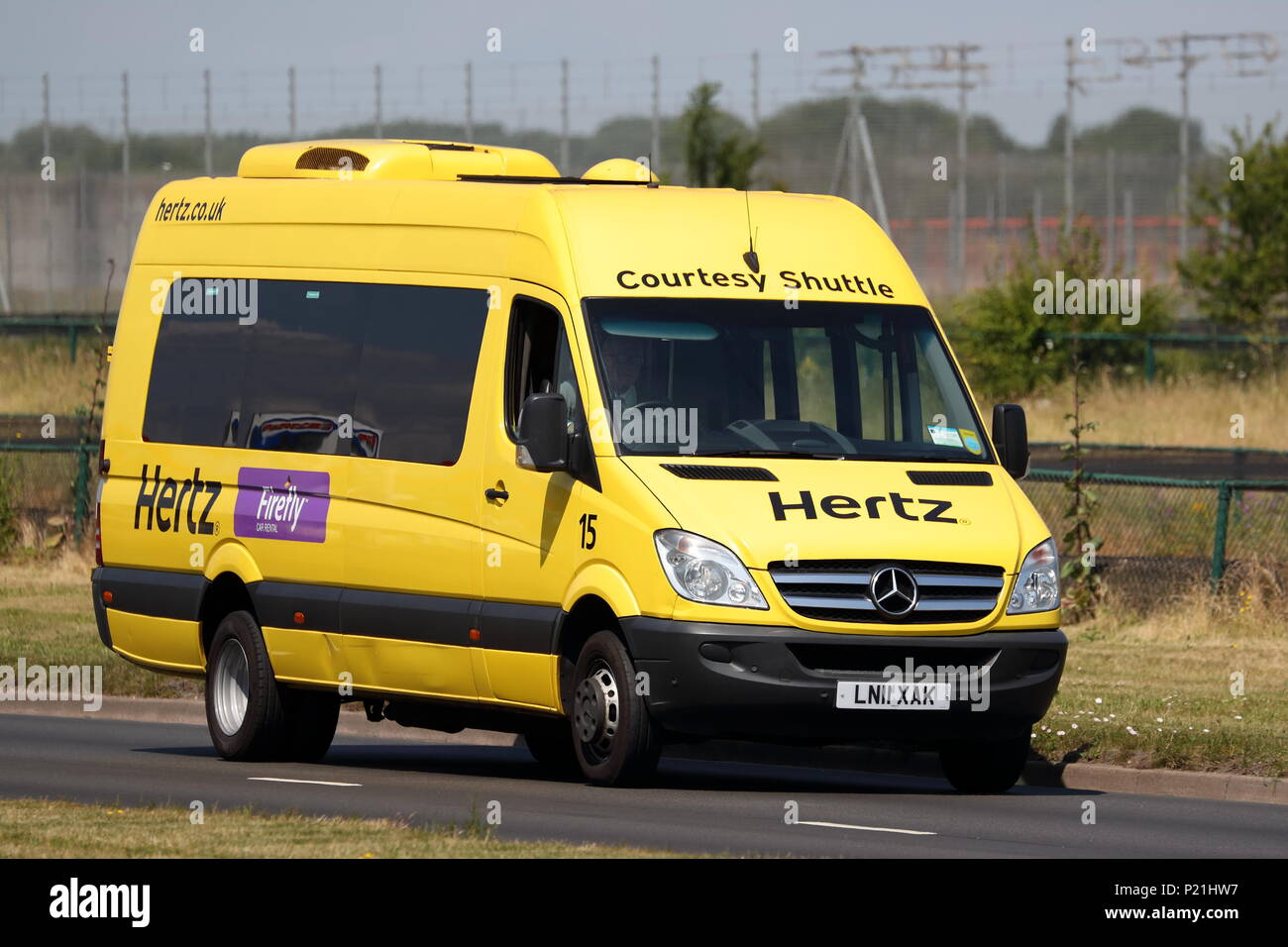 Hertz shuttle Banque de photographies et d’images à haute résolution ...