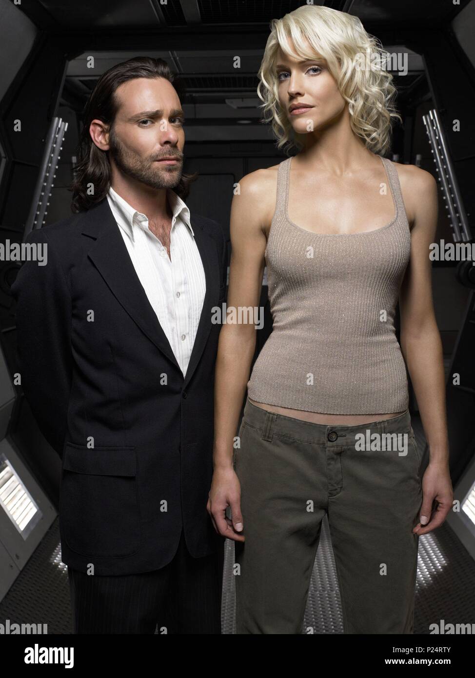 Battlestar galactica tricia helfer Banque de photographies et d’images ...