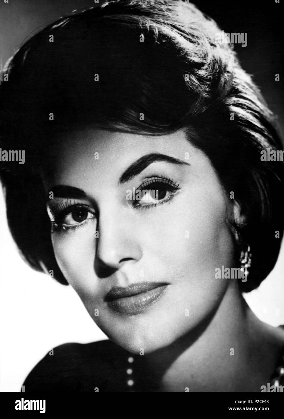Cyd charisse Banque de photographies et d’images à haute résolution - Alamy