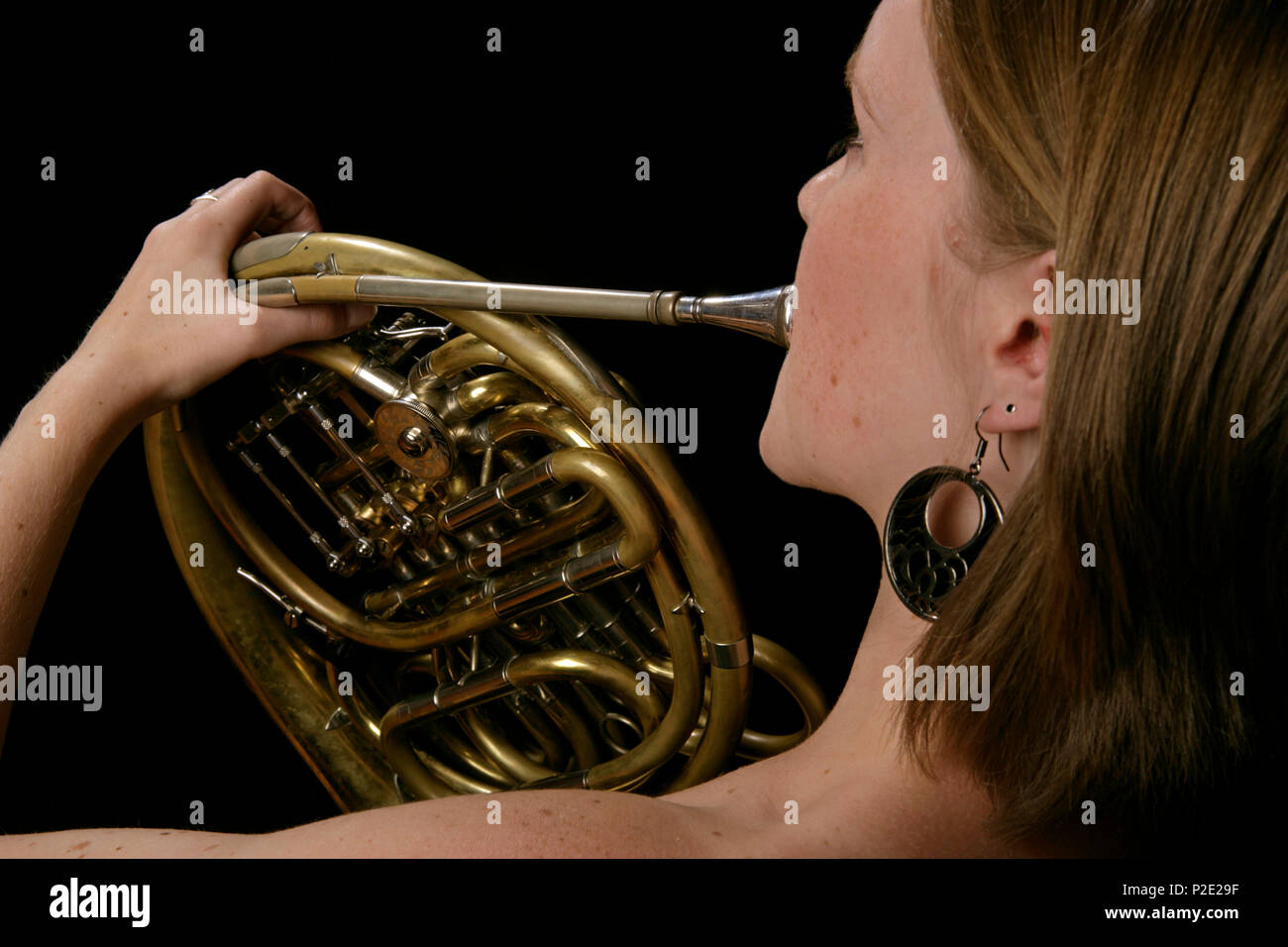 Joueur de cor français Banque de photographies et d’images à haute ...
