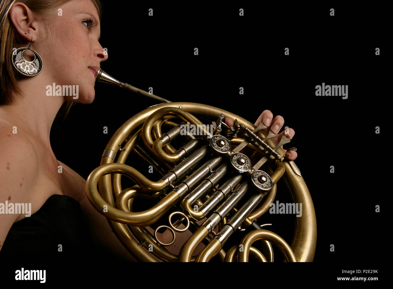 Joueur de cor français Banque de photographies et d’images à haute ...