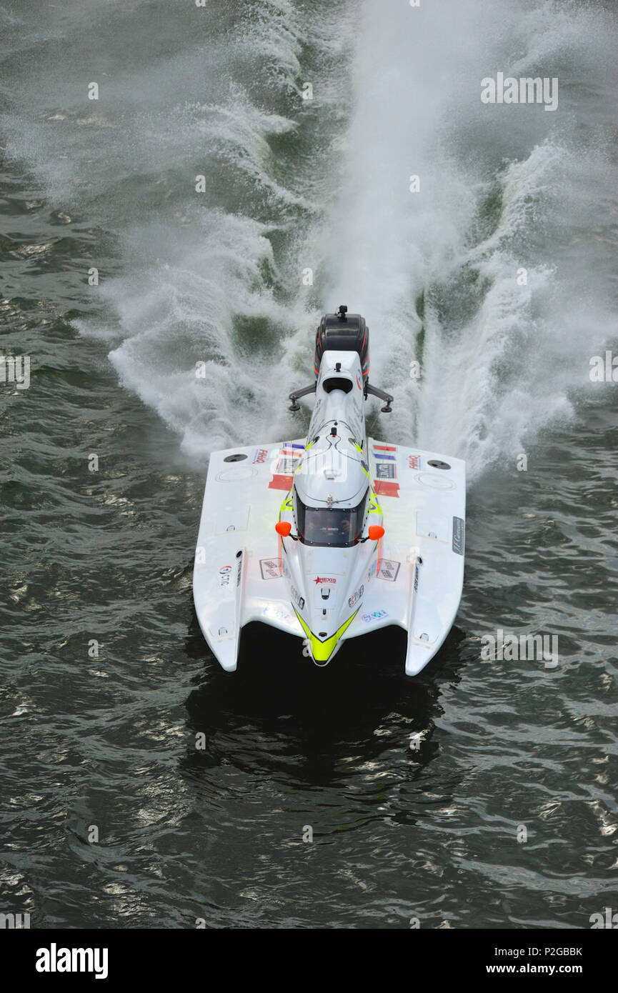 Power boat drivers Banque de photographies et d’images à haute ...