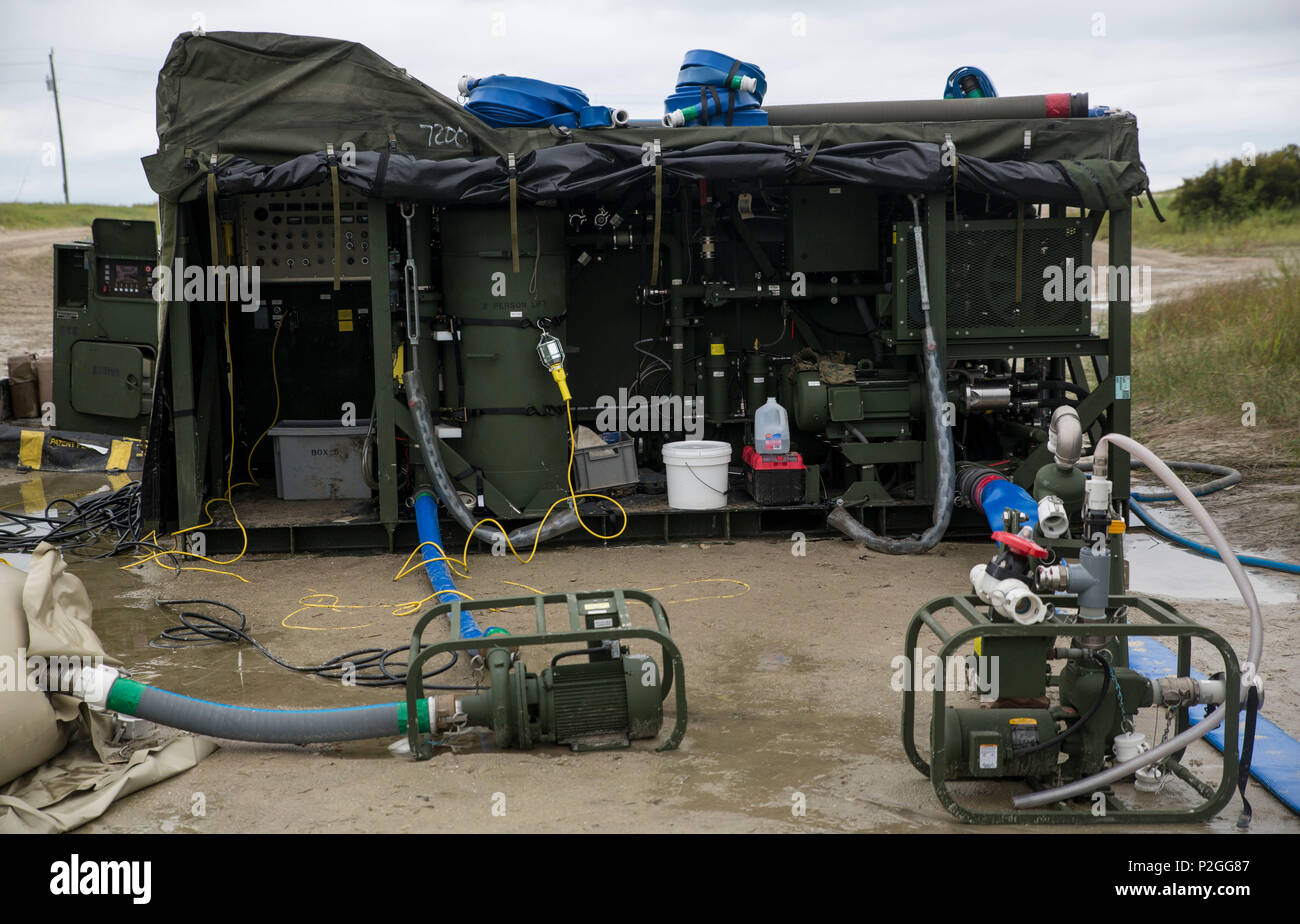 Tactical water purification system Banque de photographies et d’images ...